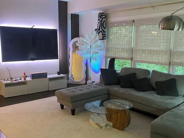 Upstairs Room In Clean Home $650/m utility incl