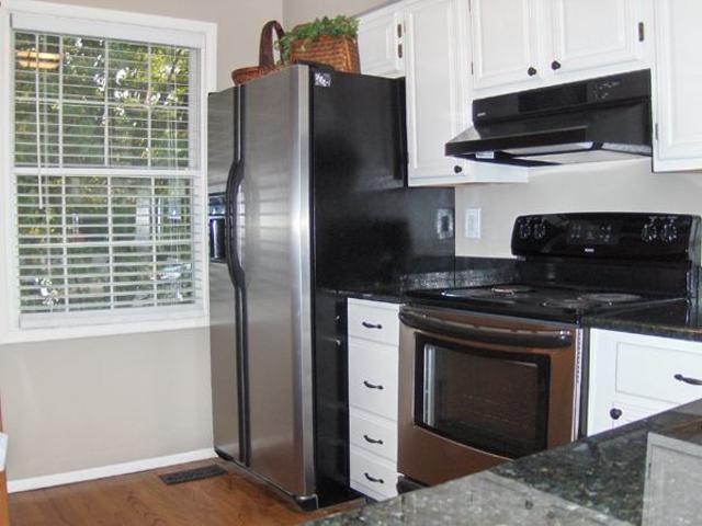 Upscale Townhouse Near Tysons and Mosaic District