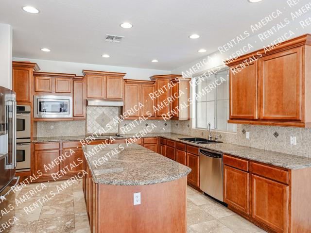 Upscale 4 Bedroom Home in Desert Ridge
