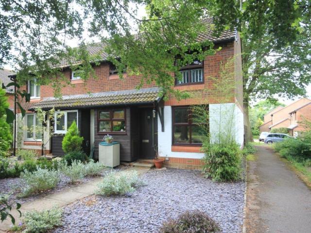Upton, Woking GU21 1 bed end of terrace house to rent £1,225 pcm £283 pw