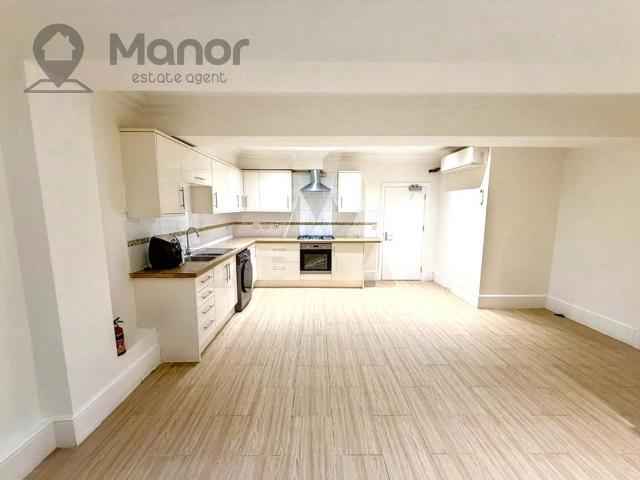 Upton Heights, Forest Gate, E7 9NP 3 bed apartment to rent £2,550 pcm £588 pw