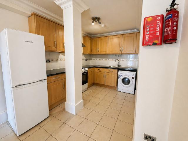 Upton Lane, London E7 2 bed flat to rent £1,750 pcm £404 pw