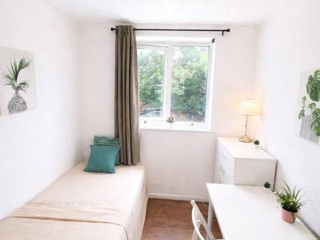 Upton Lane, London E7, Room to rent, £675 pcm | PrimeLocation