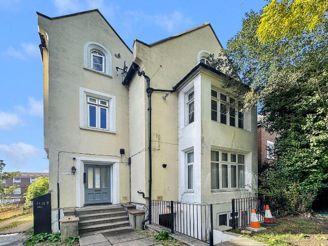 Upton Park, Slough, Berkshire SL1, 1 bed flat to rent, £1,050 pcm | PrimeLocation