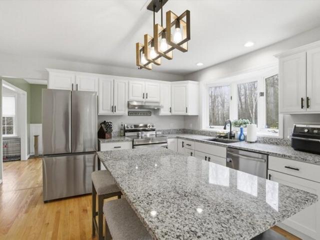 Upton Rd, Mont Vernon, Home For Sale