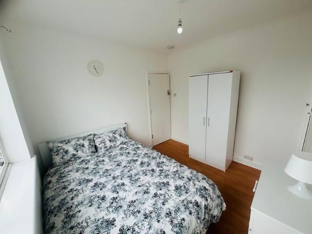 Upton Road, London N18, Room to rent, £737 pcm | PrimeLocation