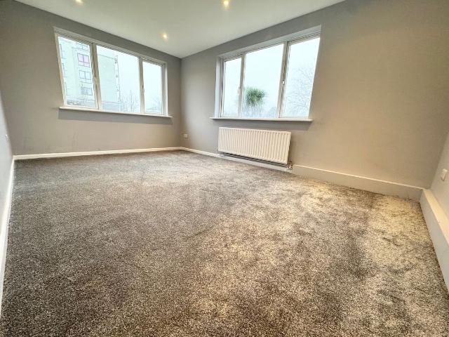 Upton Road, Poole BH17, 2 bed flat to rent, £1,350 pcm | PrimeLocation
