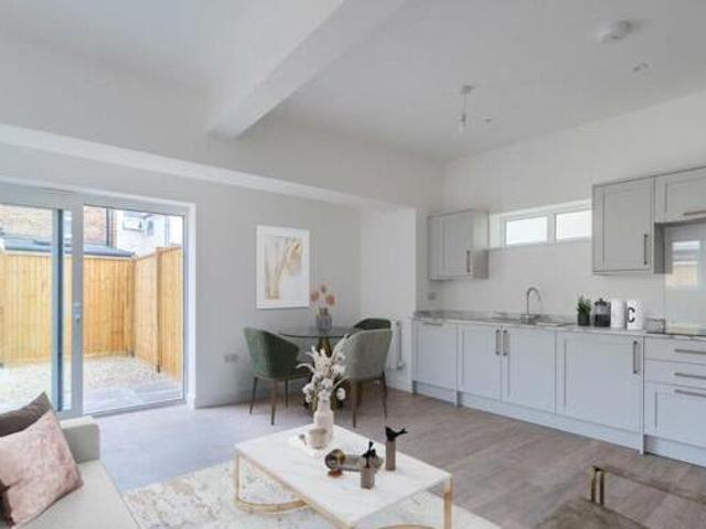 Upton Road, Southville, 2 Bedroom End