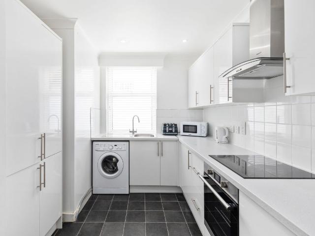 Upton Road, Watford WD18, Studio to rent, £800 pcm | PrimeLocation