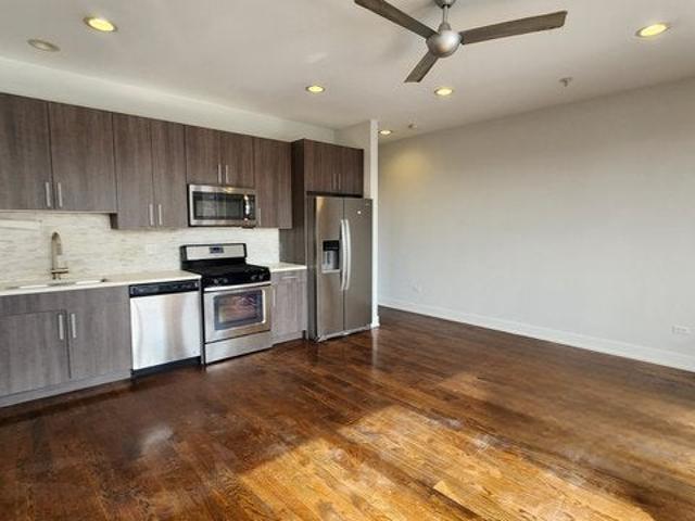 Uptown 1 BR wit in unit washer and dyer