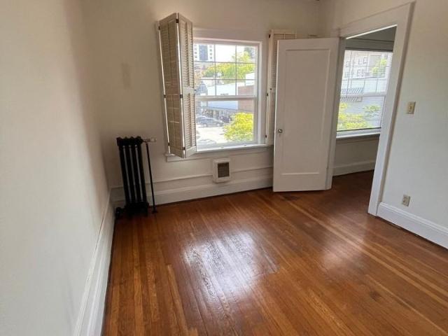 Uptown Apartments 1 Bedroom Apartment for Rent at 2386 W Burnside St, Portland, OR 97210 Goose Hollow