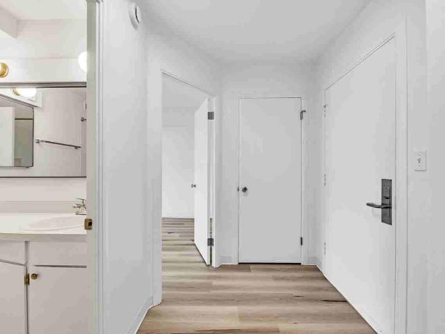 Uptown Arms 1 Bedroom Apartment for Rent at 2175 Northwest Davis Street, Portland, OR 97210 Northwest District