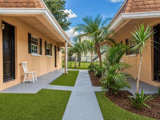 Uptown Villas 22 Studio Apartment for Rent at 13102 N 20th St, Tampa, FL 33612