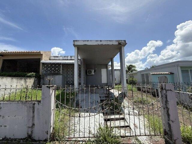 Urb Miraflores Calle Bloque #,bayamon, Home For Sale