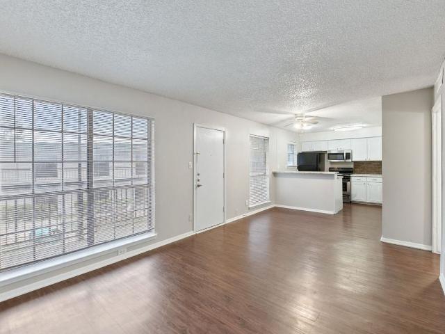 Urban Villas 1 Bedroom Apartment for Rent at 4411 Airport Blvd, Austin, TX 78722 Upper Boggy Creek