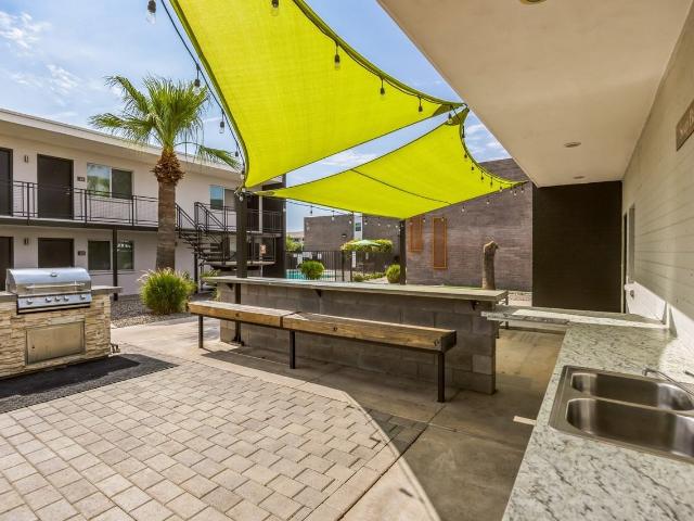 Urban Connected 3 Bedroom Apartment for Rent at 1220 N 44th St, Phoenix, AZ 85008