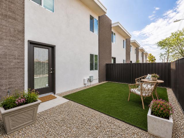 Urban Connected Apartments 2 Bedroom Apartment for Rent at 1220 N 44th St, Phoenix, AZ 85008