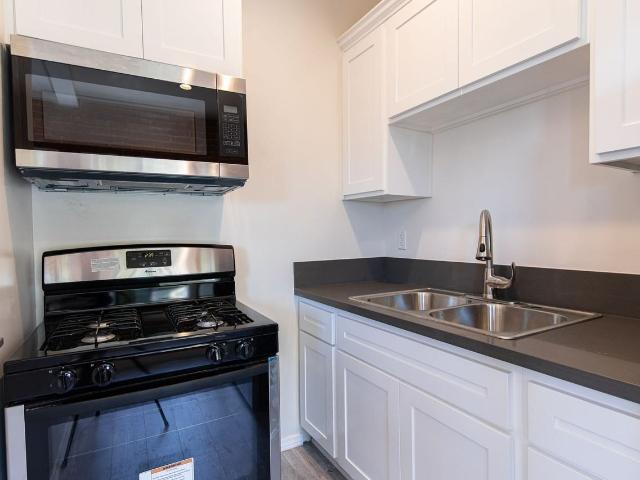 Urban Living at its Best Studio Apartment for Rent at 1057 S Western Ave, Los Angeles, CA 90006 Olympic Park