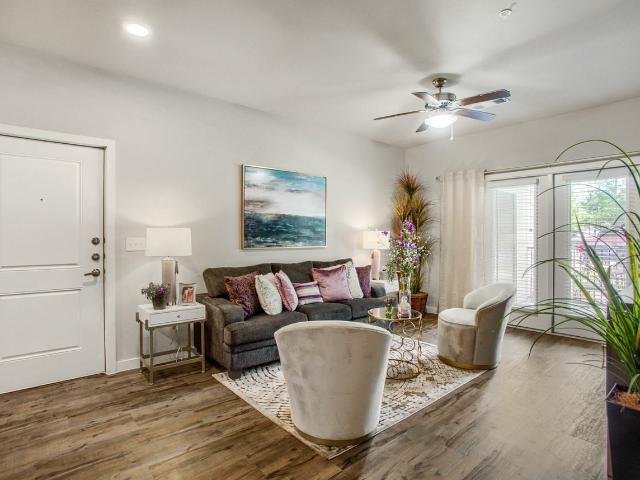 Urban Oaks at Conroe 1 Bedroom Apartment for Rent at 2086 Porter Rd, Conroe, TX 77301