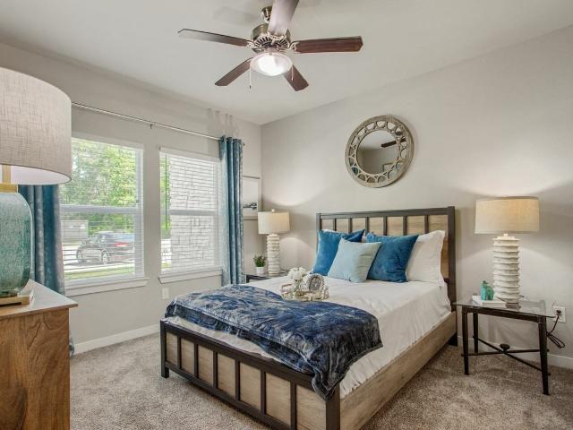 Urban Oaks at Conroe 1 Bedroom Apartment for Rent at 2086 Porter Rd, Conroe, TX 77301