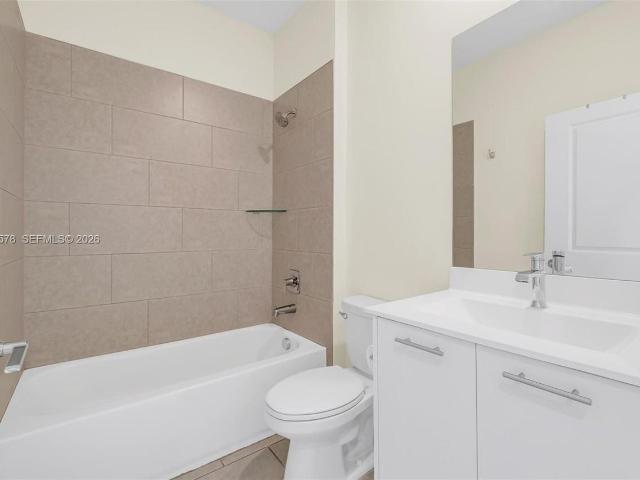 URBANA AT THE RESIDENCES CONDO 3 Bedroom Apartment for Rent at 8167 Northwest 41st Street, Doral, FL 33166