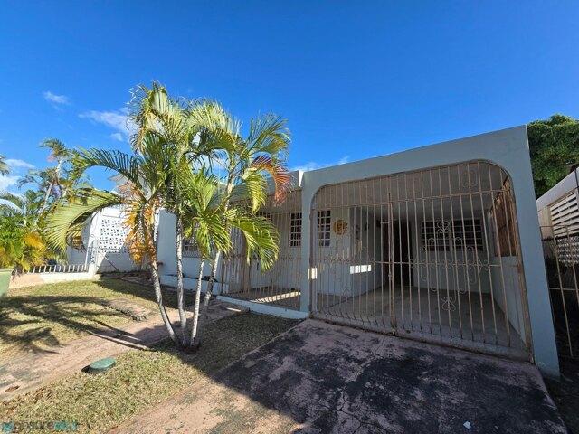 Urbanizacion La Margarita, Salinas, Home For Sale