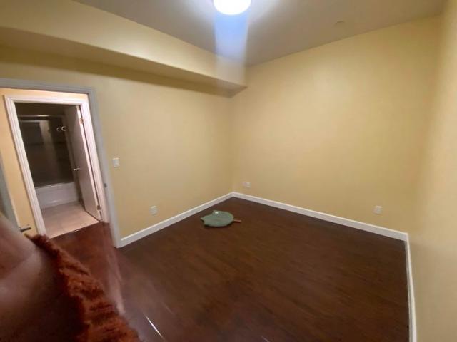 URGENT: Looking to sublet room in townhouse Burba