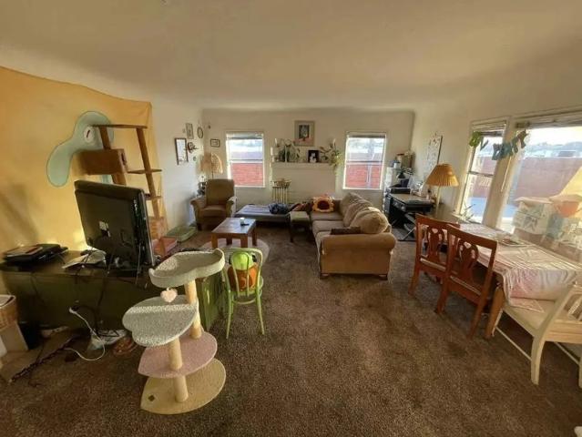Urgent! Seeking roommate for September, Long Beach