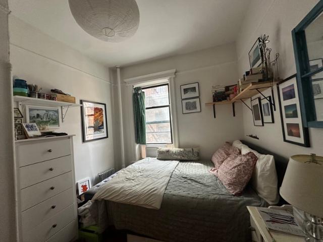 Urgent roommate July 1 signing in Clinton hill