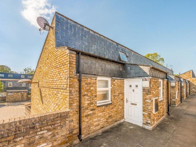 Urlwin Walk, Stockwell SW9, 2 bed flat to rent, £2,750 pcm | PrimeLocation