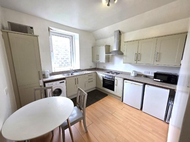 Urquhart Road, City Centre, Aberdeen AB24, 2 bed flat to rent, £650 pcm | PrimeLocation