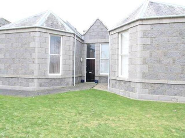 Urquhart Road, Ground Floor, 2 Bedroom Flat