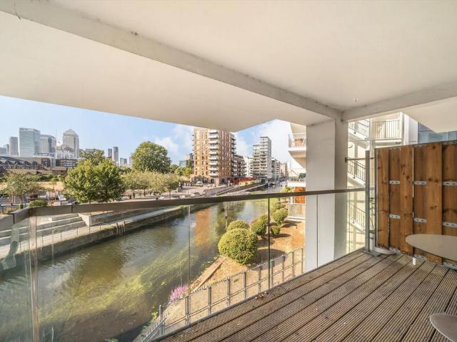 Ursula Gould Way, London E14 1 bed flat to rent £1,850 pcm £427 pw