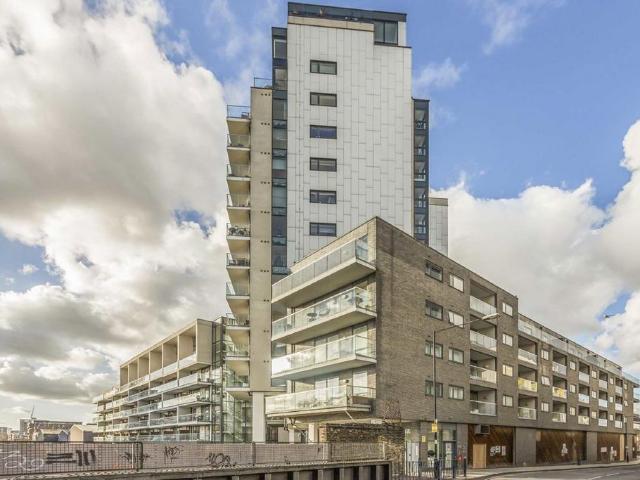 Ursula Gould Way, London E14 1 bed flat to rent £2,000 pcm £462 pw
