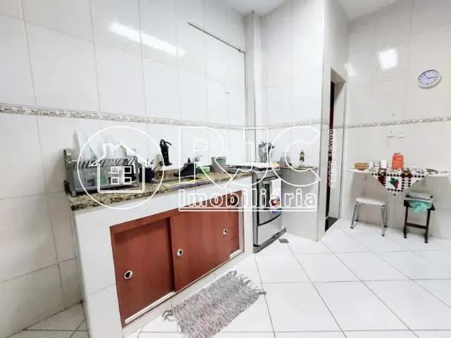 Uruguai coladinho no metrô 90m2 2 quartos em Tijuca