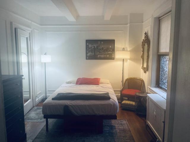 UWS Large Private Room W/ half bath attached