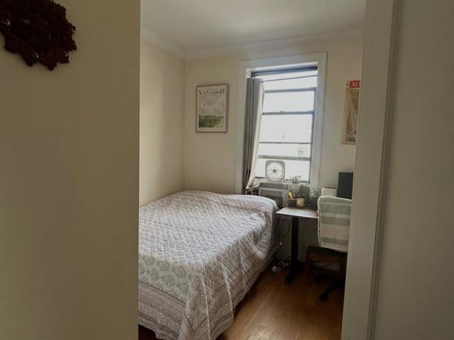 UWS room near Central Park