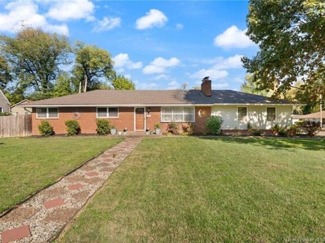 Utica Pike, Jeffersonville, Home For Sale