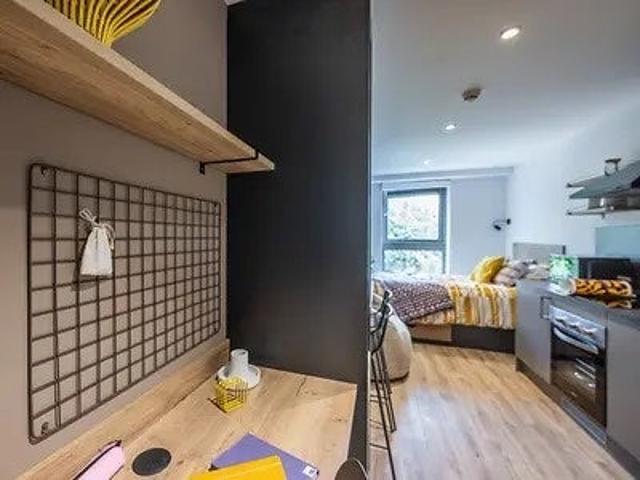 Utilities bills incl Studio 44 weeks £250 cashback