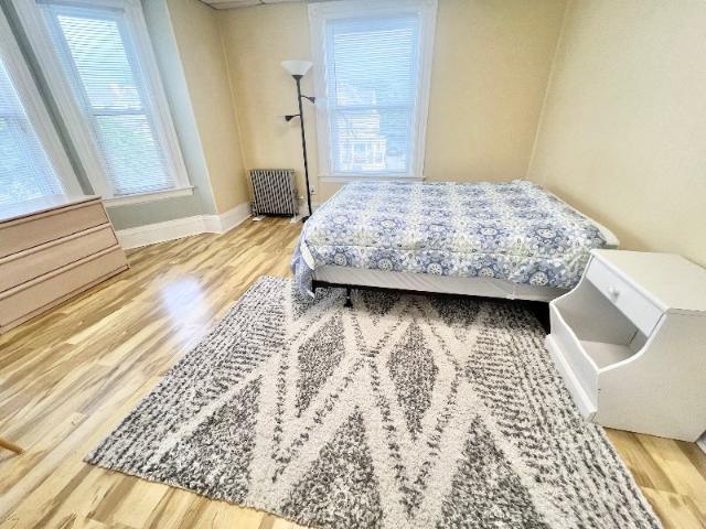 UTILITIES INCLUDED_HUGE Furnished Private Room