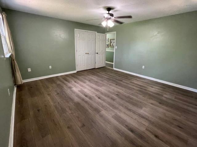 UTILITIES INCLUDED! SPACIOUS ROOM FOR RENT FEMALE
