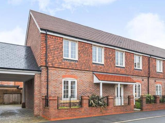 Uttley Lane, Beaconsfield, 3 Bedroom Semi detached