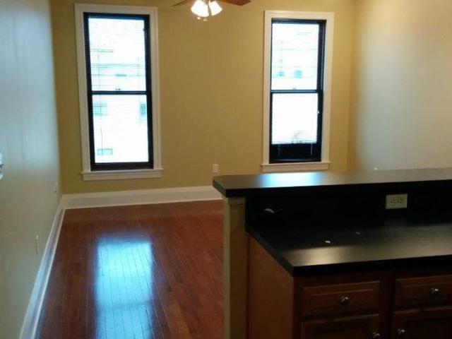 UV Olympic 2 Bedroom Apartment for Rent at 227 W Breckinridge St, Louisville, KY 40203 Old Louisville