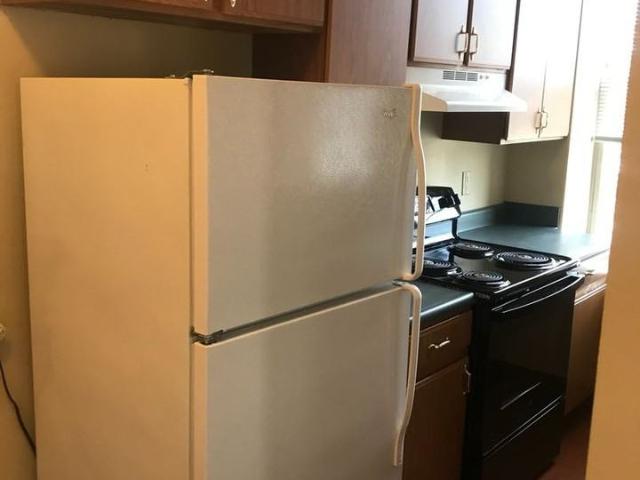 UV Seven Oaks 2 Bedroom Apartment for Rent at 701 W Oak St, Louisville, KY 40203 Limerick