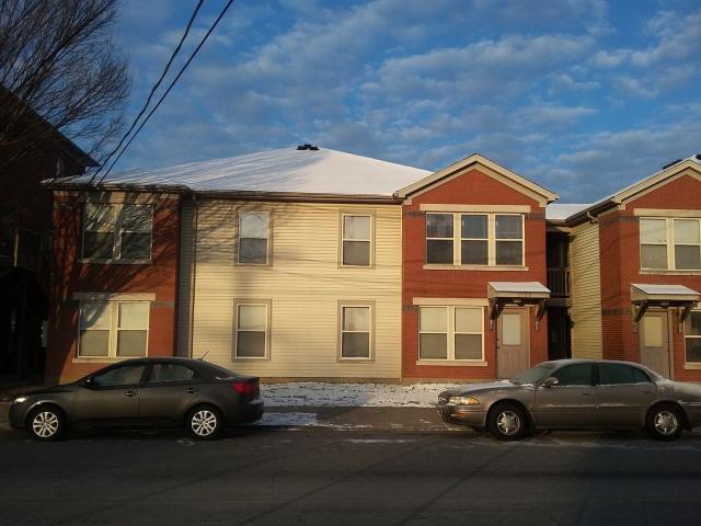 UV Seven Oaks 3 Bedroom Apartment for Rent at 701 W Oak St, Louisville, KY 40203 Limerick