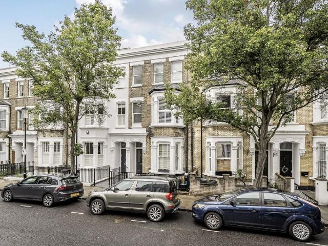 Uverdale Road, London, SW10, Lots. 1 bed flat to rent £2,817 pcm £650 pw