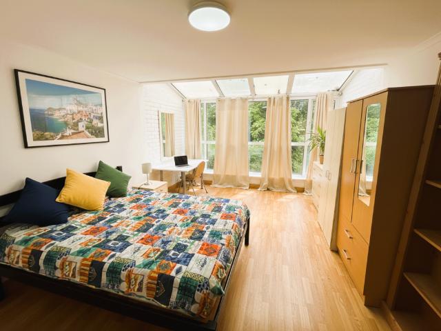 Uxbridge UB8 6 bed house to rent £3,800 pcm £877 pw