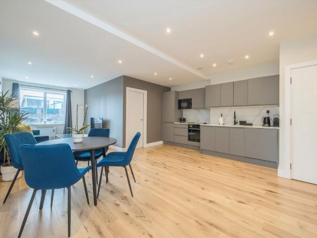 Uxbridge Road, Ealing W13, 1 bed flat to rent, £1,950 pcm | PrimeLocation