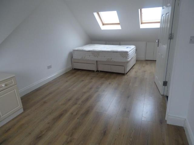 Uxbridge Road, Feltham, London 5 bed terraced house to rent £2,850 pcm £658 pw