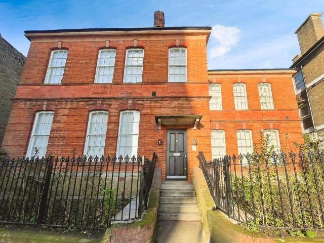 Uxbridge Road, Hanwell 2 bed house to rent £2,800 pcm £646 pw